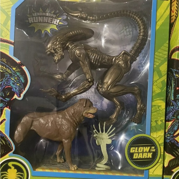 Lanard | Toys | Set Of 3 Xenomorph Special Edition Glow In The Dark ...